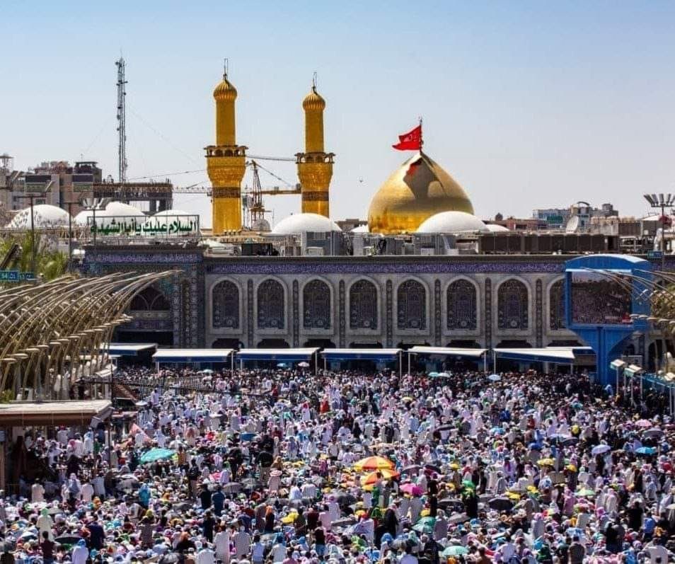 Recitation of Du’a Arafa near the Holy Shrine of Imam Hussain, peace be ...