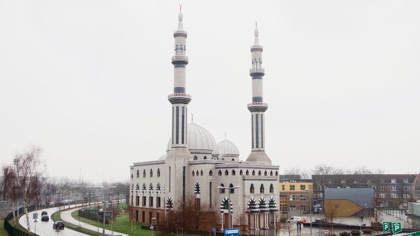 Over 450 mosques announce call to prayer in largest cities of the ...