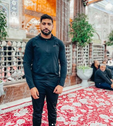 Boxing legend visits Imam Ali and Imam Hussain Holy Shrines - Shia Waves