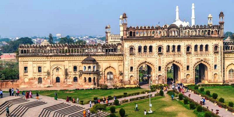 Indian newspaper lauds one of oldest and largest Hussainiyas in India ...