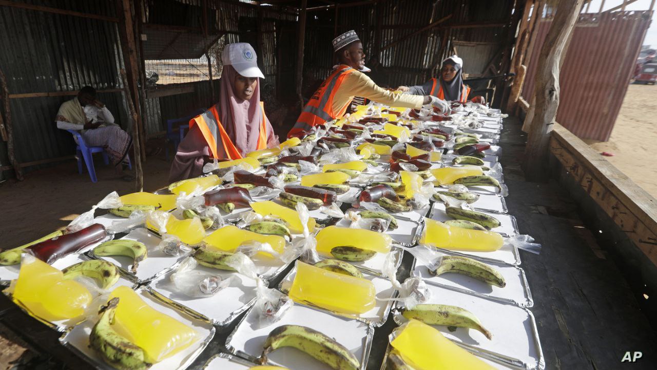 Somalia: As drought hits nationwide, families break their Ramadan fast ...