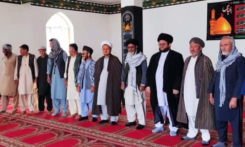 Delegation from Grand Ayatollah Shirazi's office meets imams of mosques ...