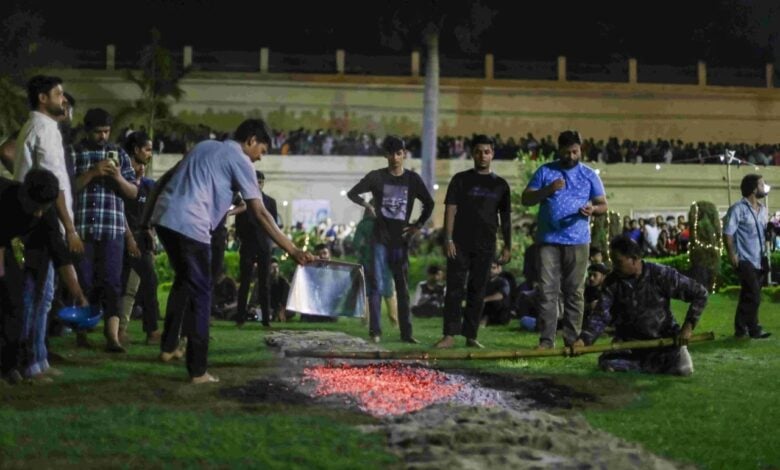 Indian followers of Ahlul-Bayt perform fire ritual in mourning of Imam ...