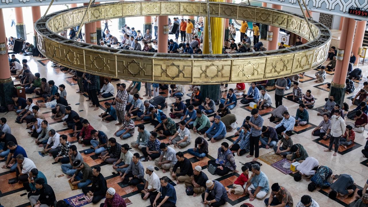 Shia communities worldwide emphasize importance of blessed Ramadan in ...