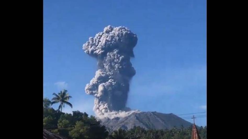 Authorities Order Evacuations as Mount Ibu Erupts in Indonesia - Shia Waves