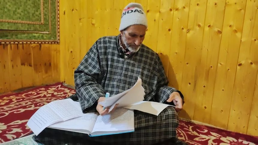 Kashmiri scholar completes translation of Holy Quran into Kashmiri ...