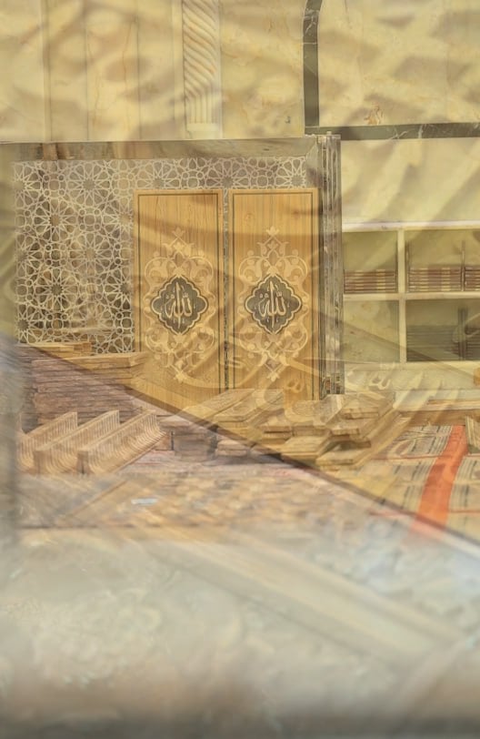 Engineering department at Al-Abbas Holy Shrine installing wooden frame ...