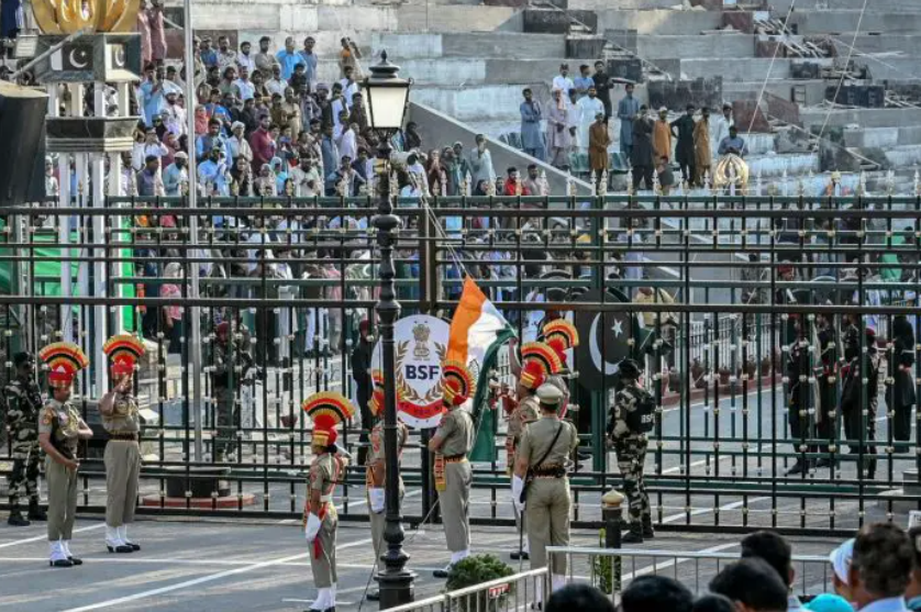 Indian, Pakistani Military Chiefs Hold Talks Amid Rising Kashmir ...