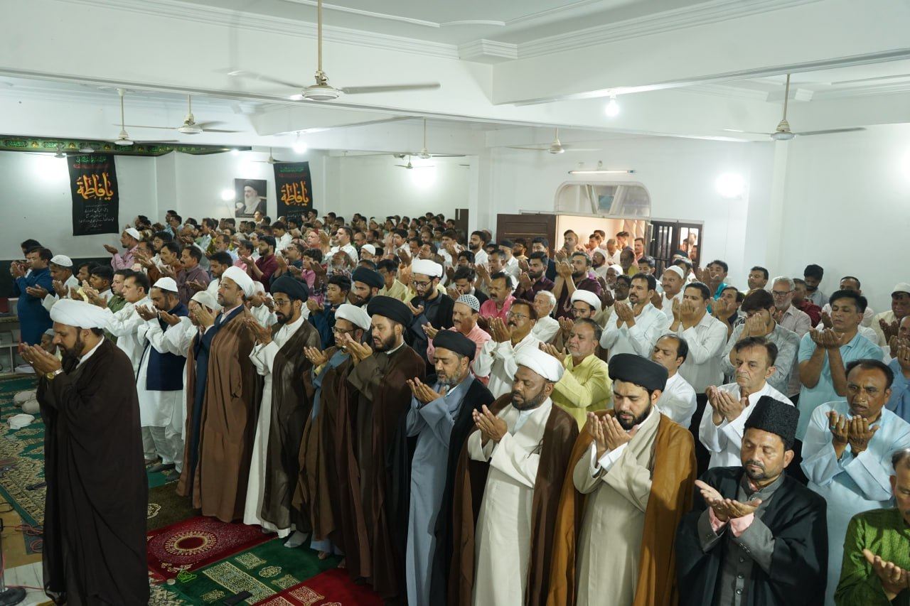 Ramazan Ayına Veda Cuma Namazı Lucknow’da Ebu Talib Camii ve Medresesi ...
